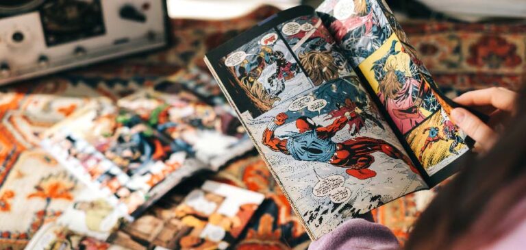 ¿Qué es un cómic y qué elementos lo componen?